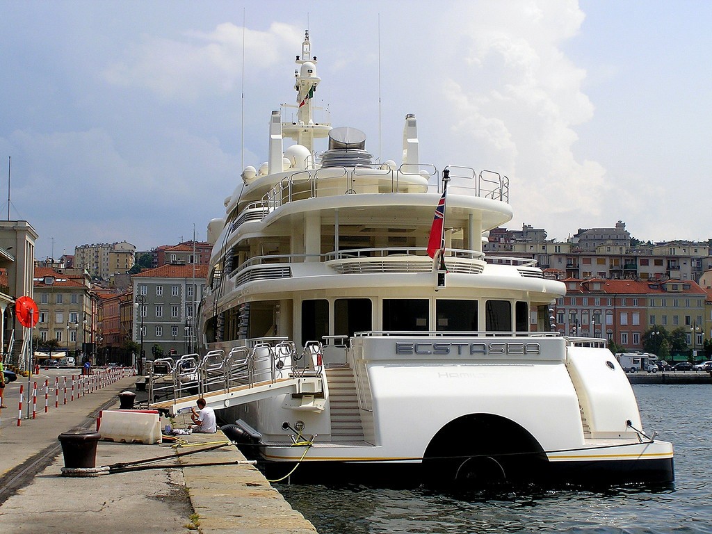 Yacht ECSTASEA, Feadship | CHARTERWORLD Luxury Superyacht Charters